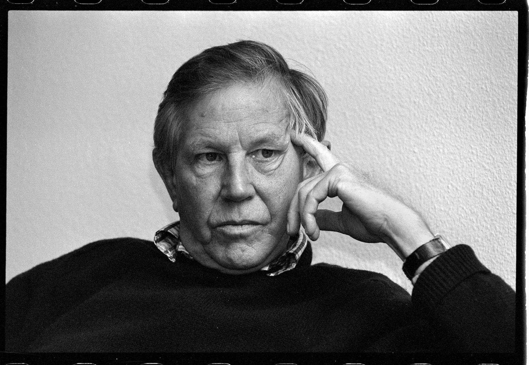 Skou-Hansen, Tage | forfatterweb